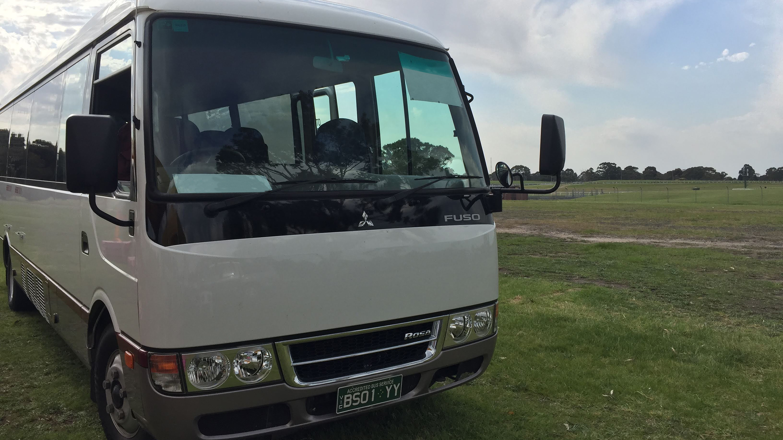 Deluxe Coachlines - Mini Coaches